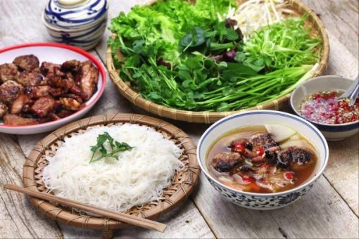 Bun Cha: Hanoi’s Grilled Pork with Vermicelli Noodles – A Must-Try Dish
