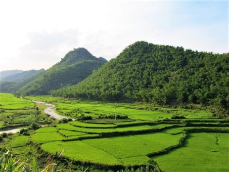Explore Vietnam's Limestone Loop: Hanoi to Lao Border