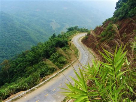 Explore Vietnam's Limestone Loop: Hanoi to Lao Border
