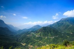 Sapa Glass Bridge: Thrilling Adventure in Vietnam’s Highlands